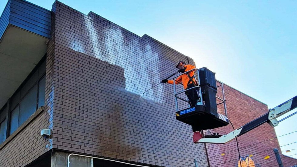 How Do Professionals Remove Graffiti? -A Guide